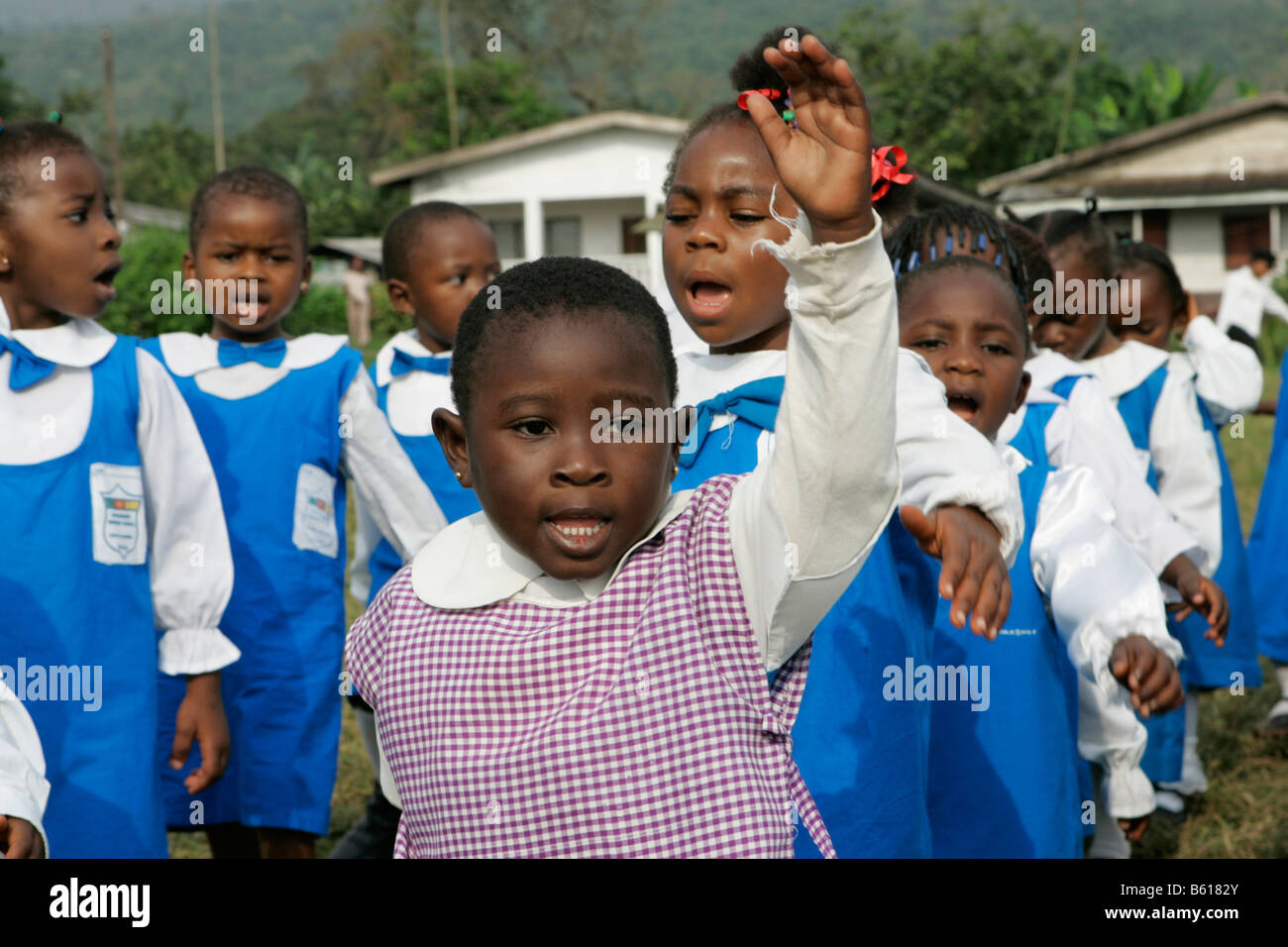 African pupils wearing uniforms hi-res stock photography and images - Alamy
