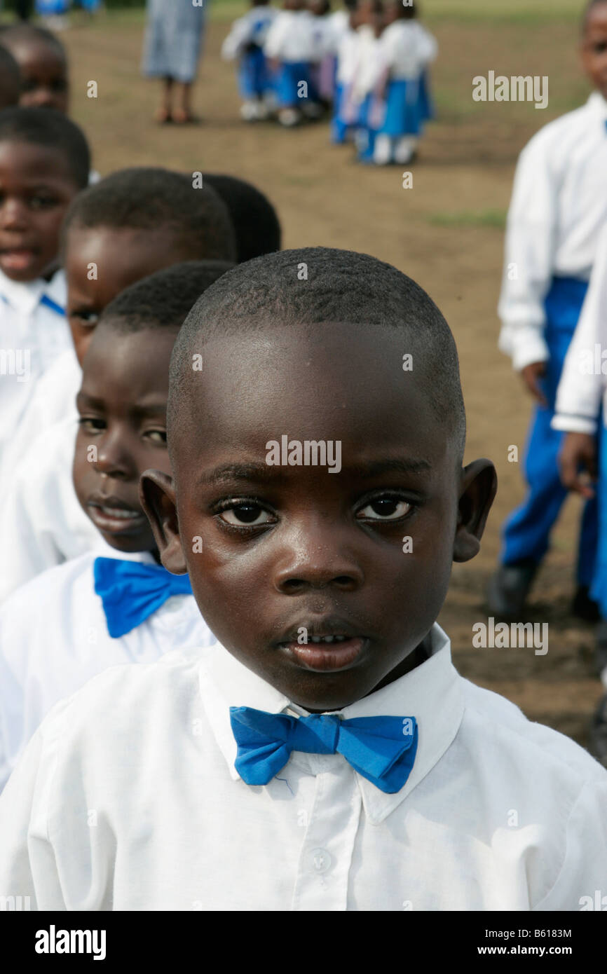 African pupils wearing uniforms hi-res stock photography and images - Alamy