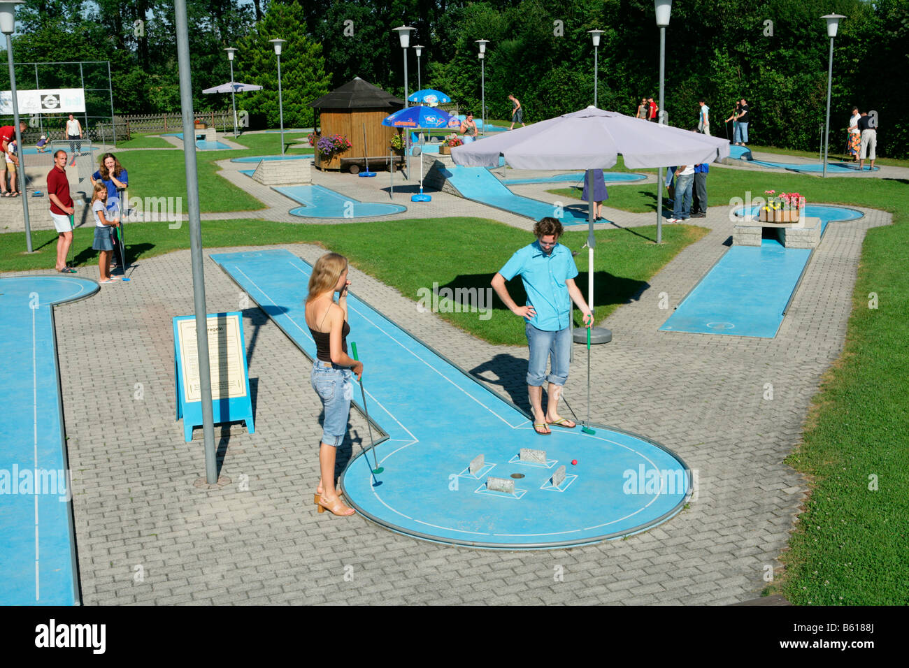 Mini golf players hi-res stock photography and images - Alamy