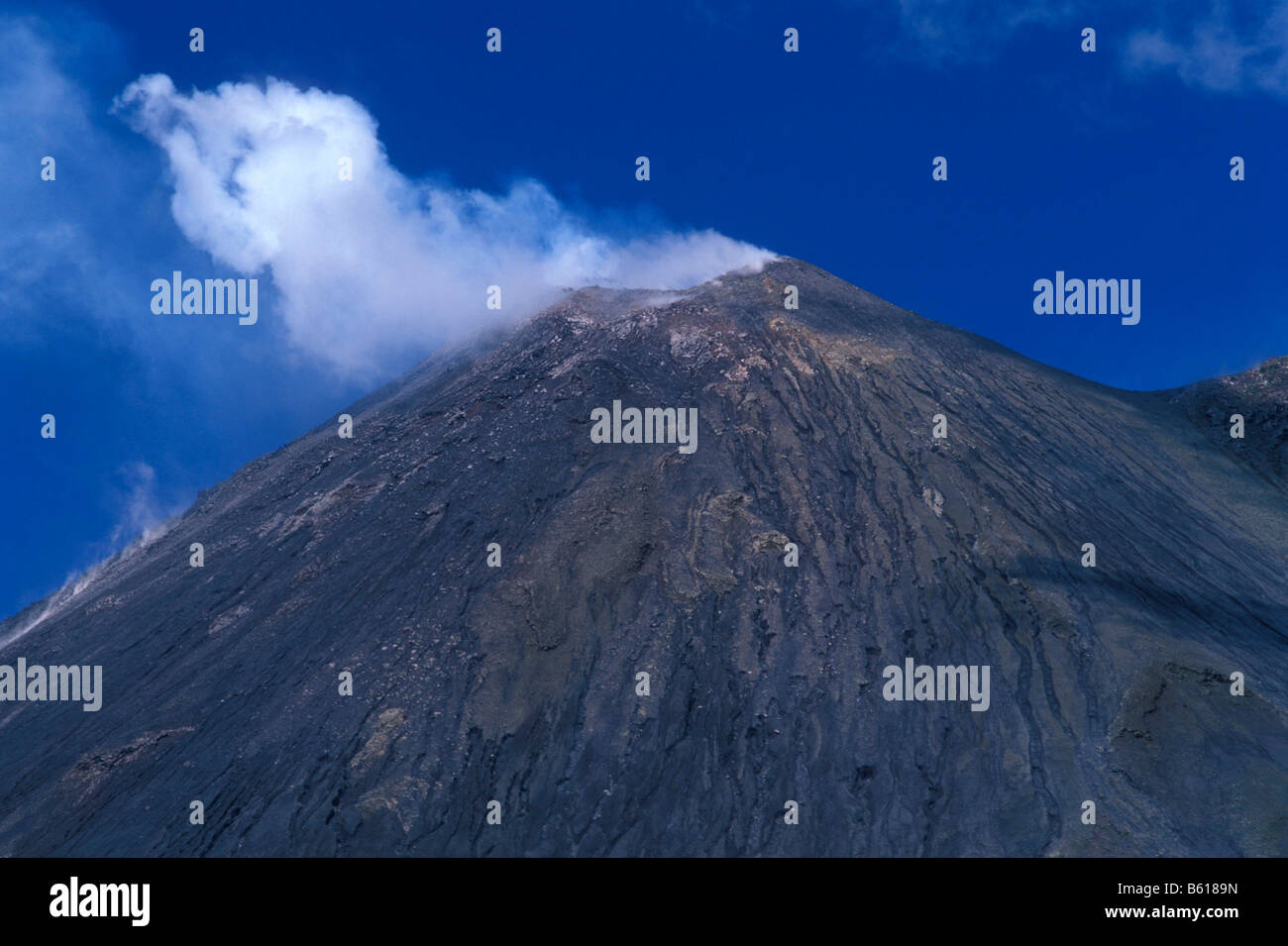 Arenal volcano costa rica hi-res stock photography and images - Alamy