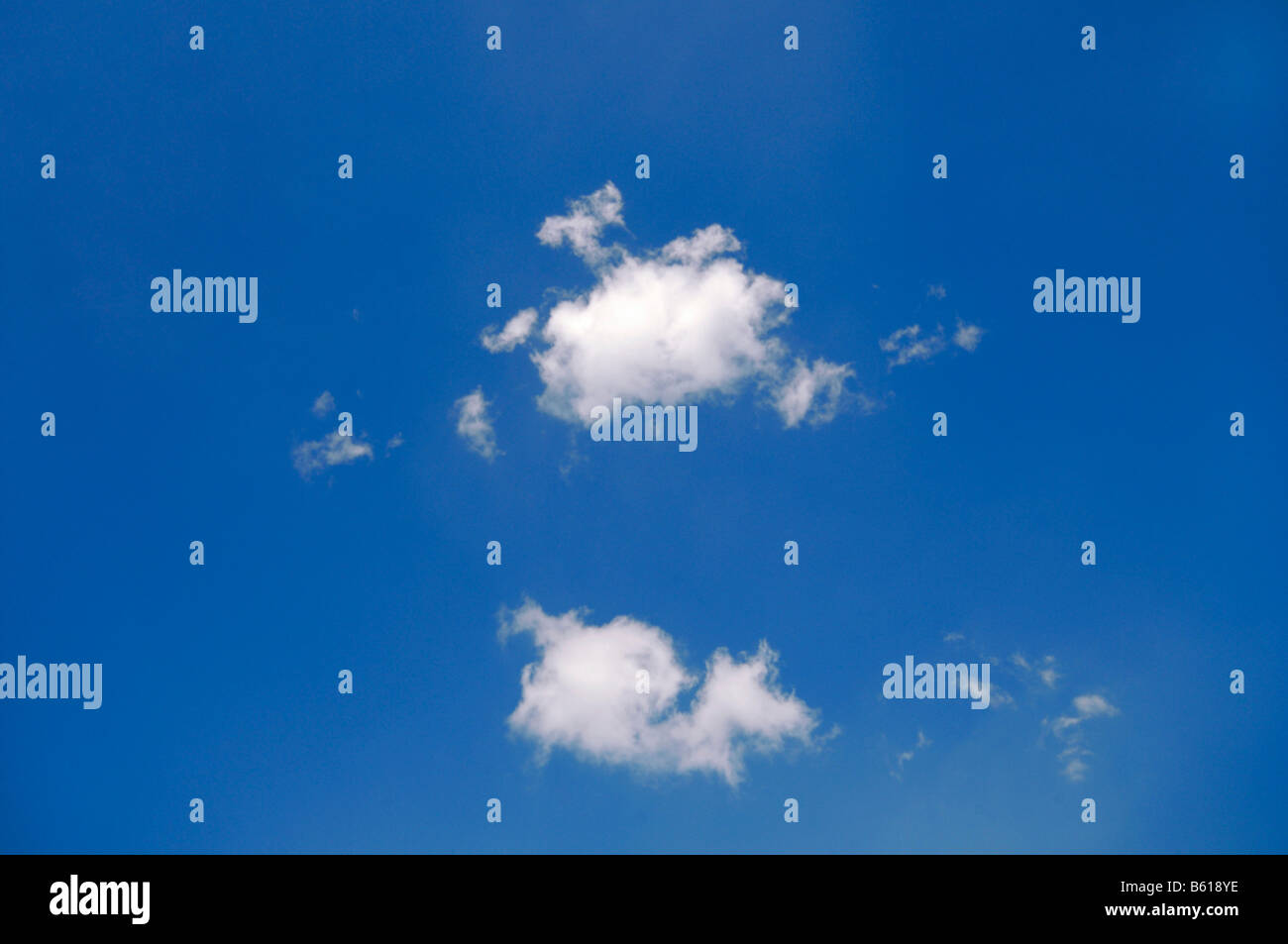Two small white clouds hi-res stock photography and images - Alamy