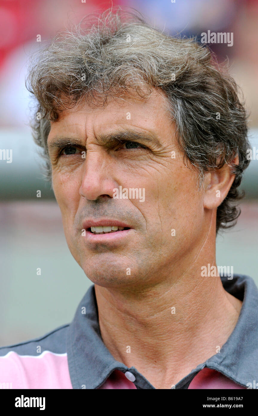 Portrait exterior celebrity hi-res stock photography and images - Alamy