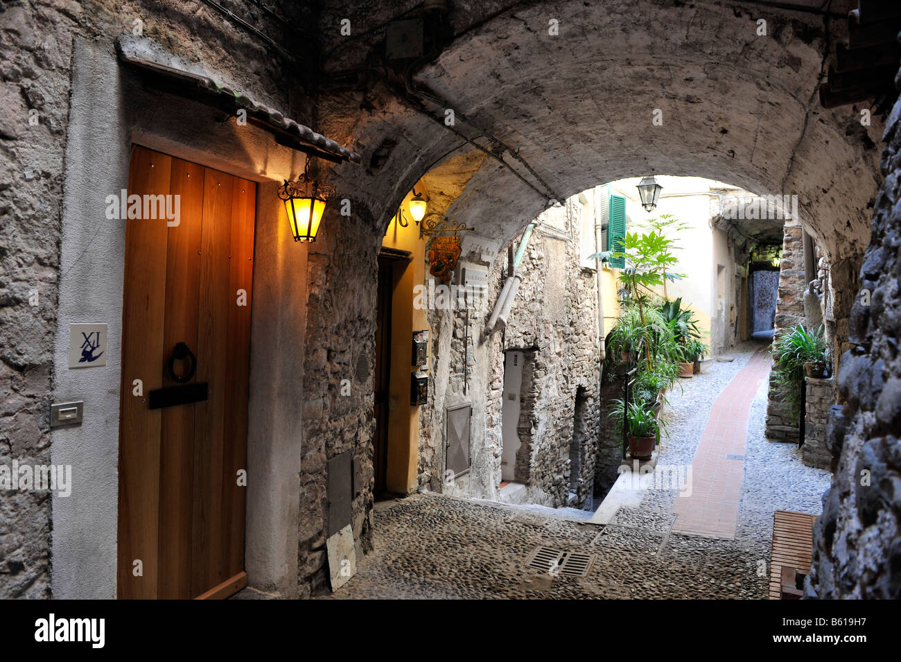 Alleyway in Dolceacqua, Liguria, Riviera dei Fiori, Italy, Europe Stock ...