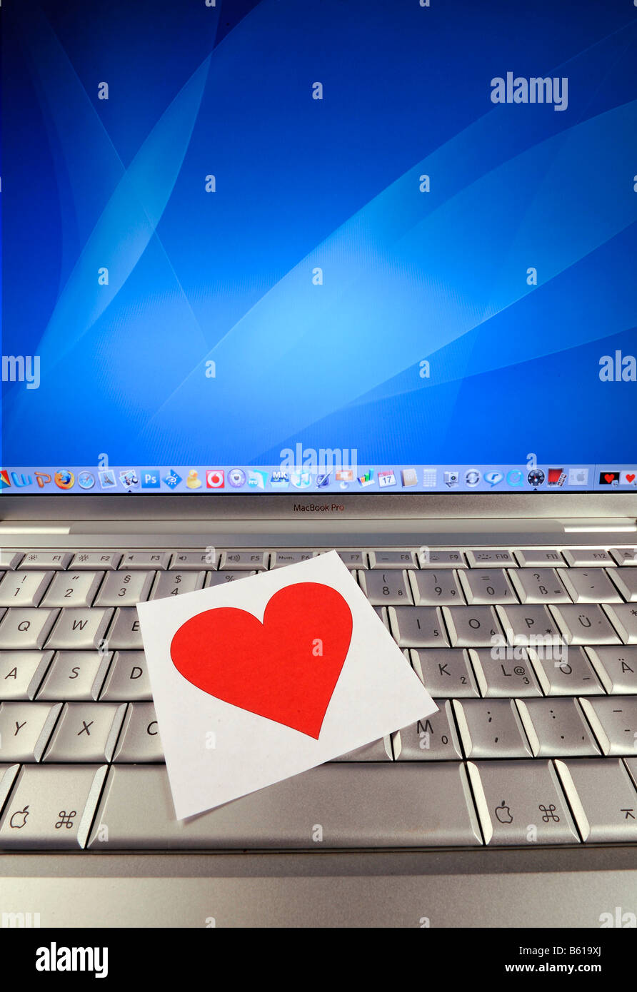 Heart symbol on computer keyboard hi-res stock photography and images ...