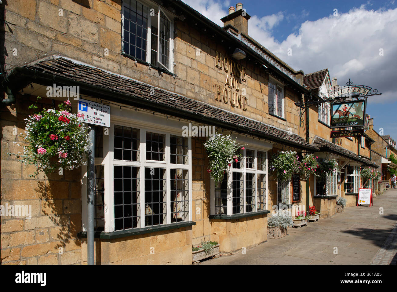 Broadway town center typical houses constructed in golden limestone ...