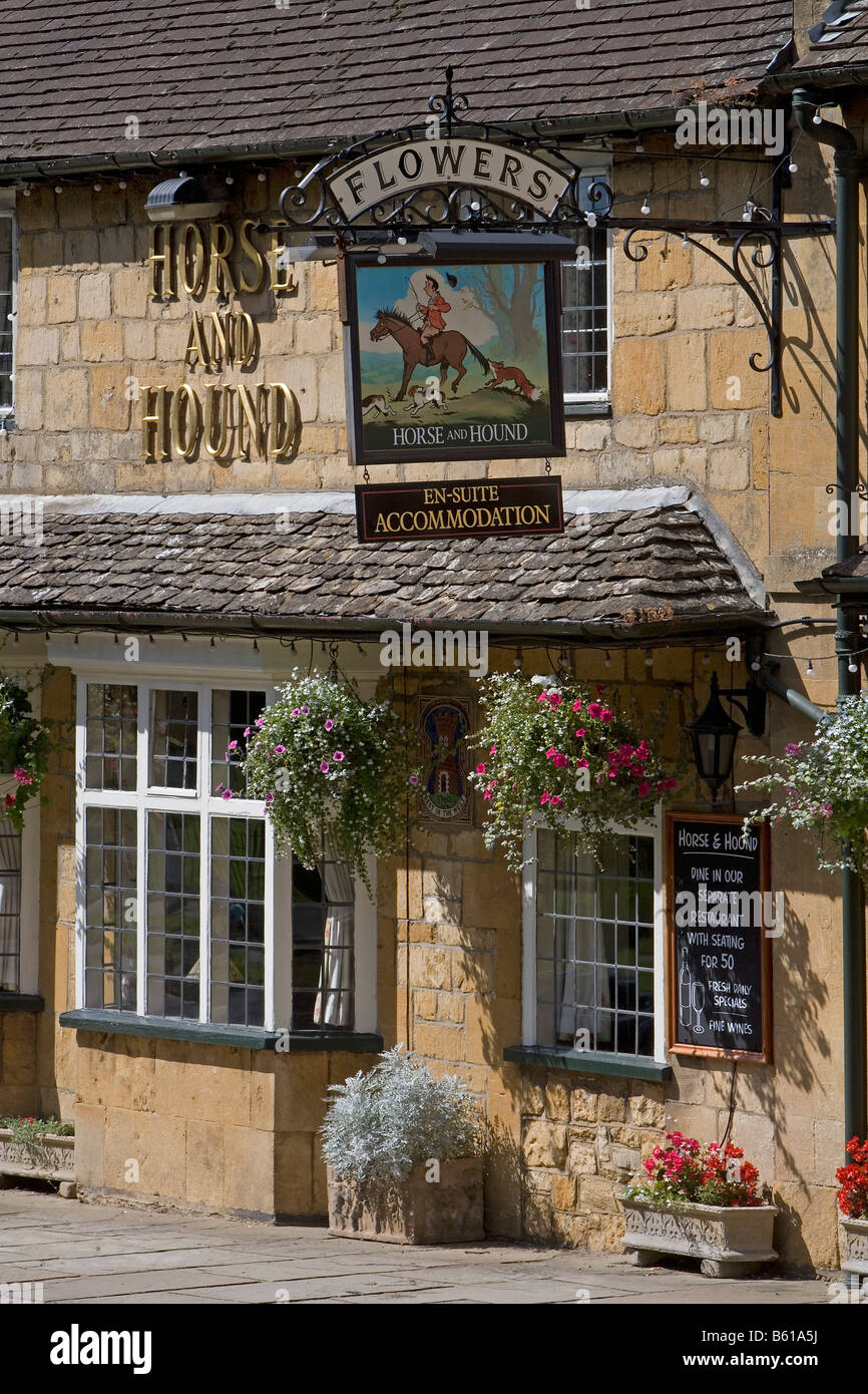 Broadway town center typical houses constructed in golden limestone ...