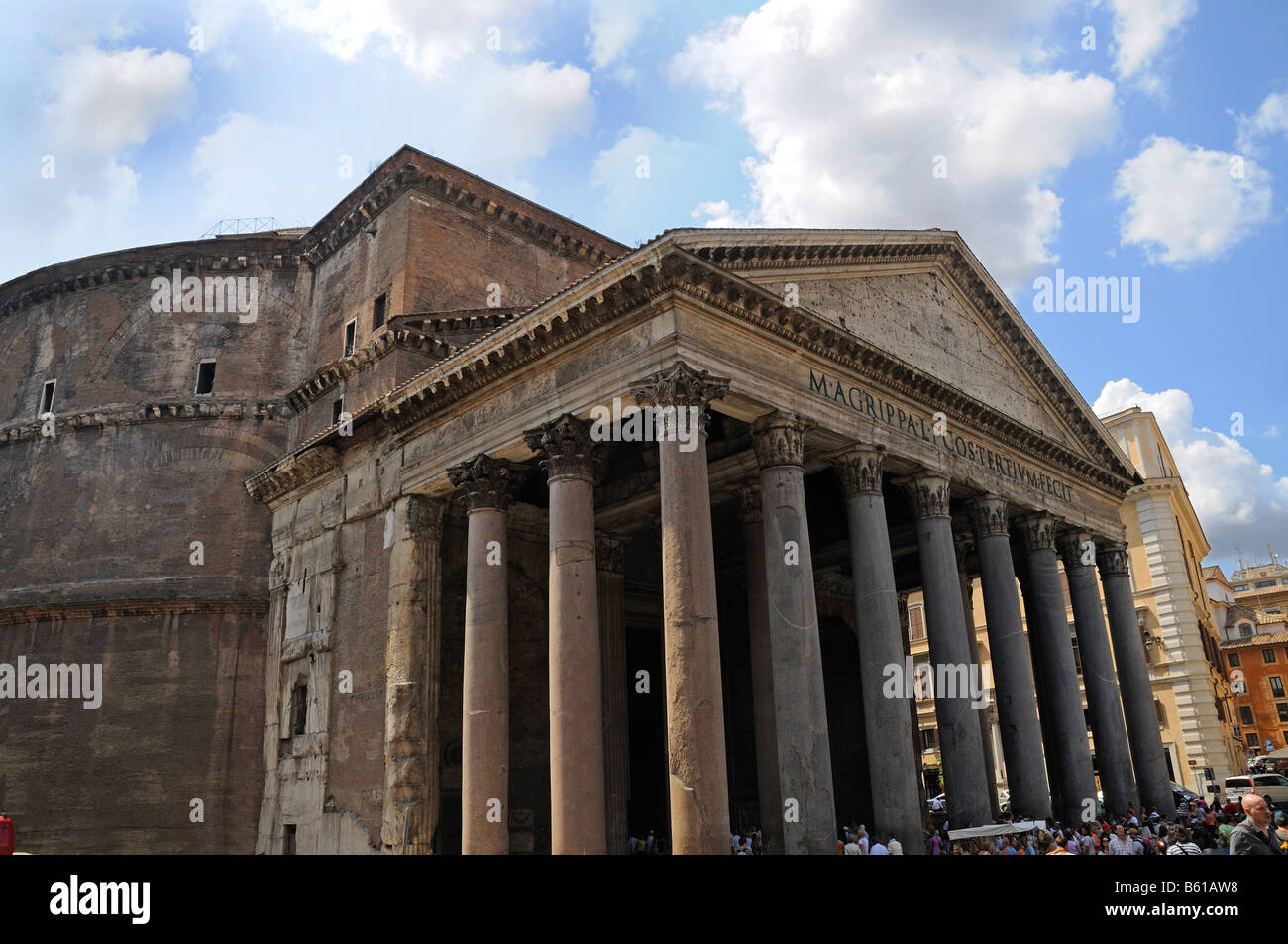 The Pantheon on the Piazza Rotunda in Rome Italy Stock Photo - Alamy