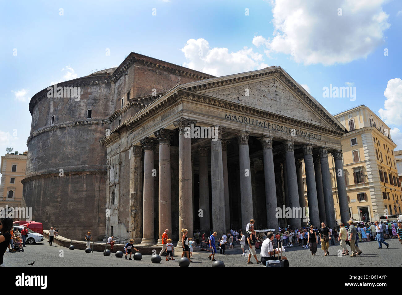 The Pantheon on the Piazza Rotunda in Rome Italy Stock Photo - Alamy