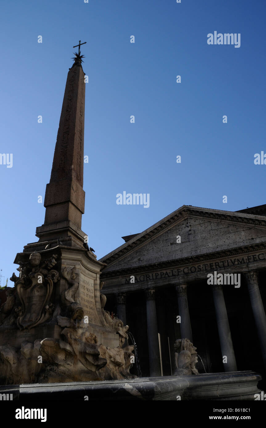 The Pantheon on the Piazza Rotunda in Rome Italy Stock Photo - Alamy