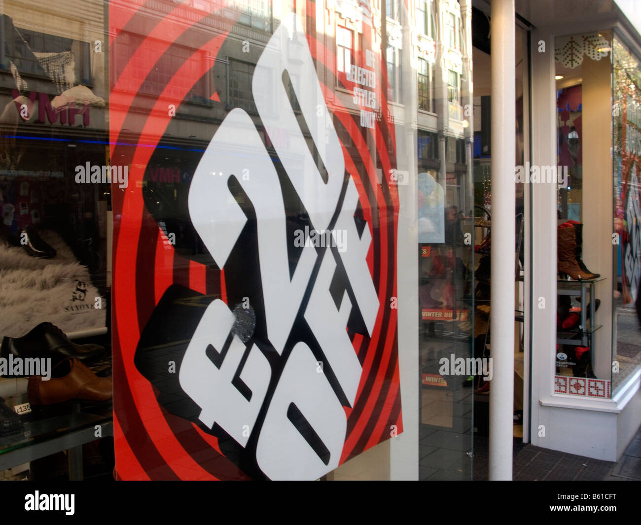 £20 off shop sign Stock Photo - Alamy
