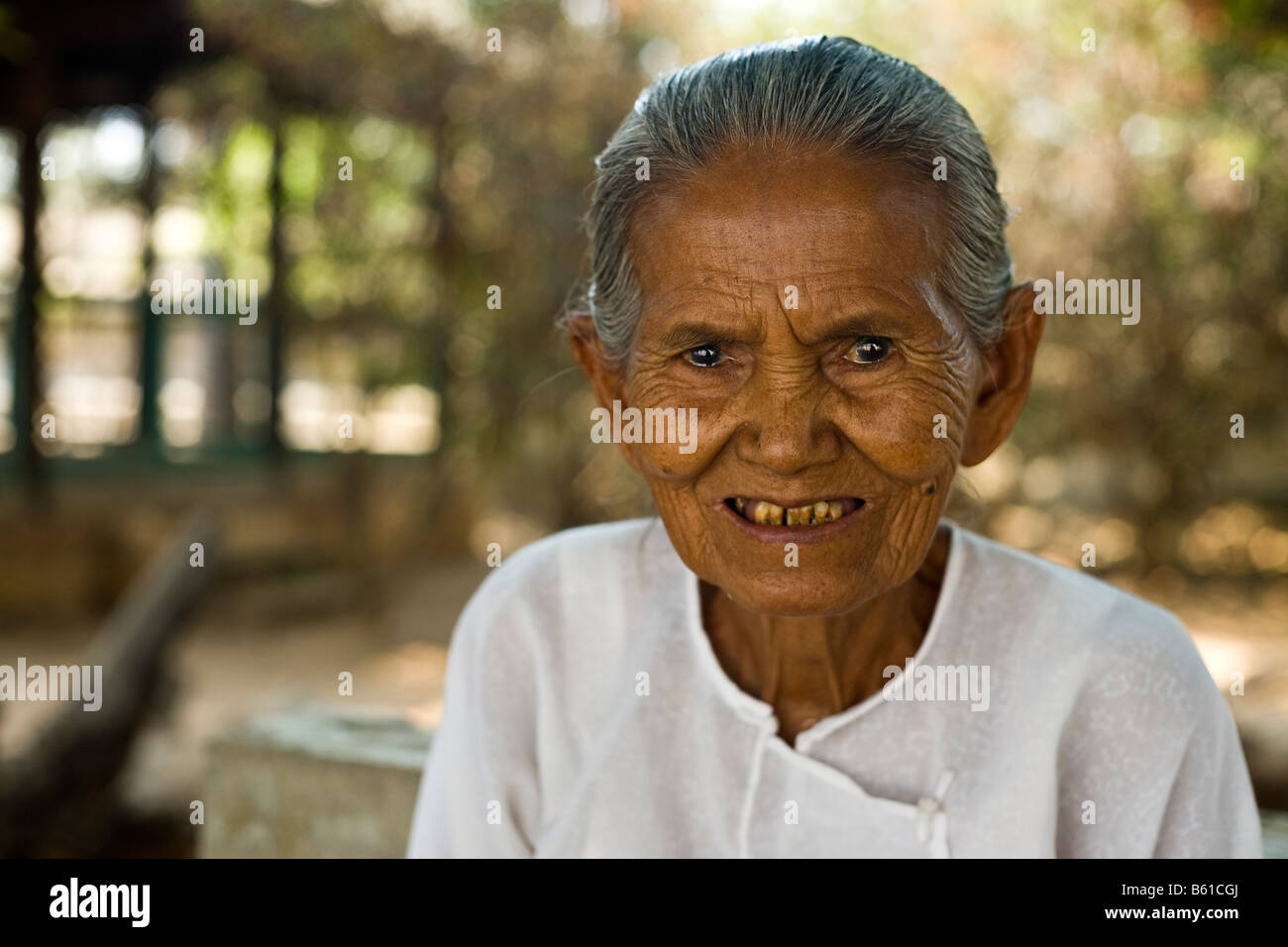 Portrait old Woman Myanmar Burma Stock Photo - Alamy