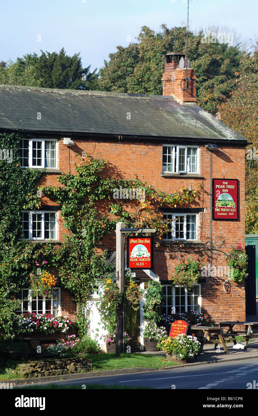 Pear tree inn hook norton hi-res stock photography and images - Alamy