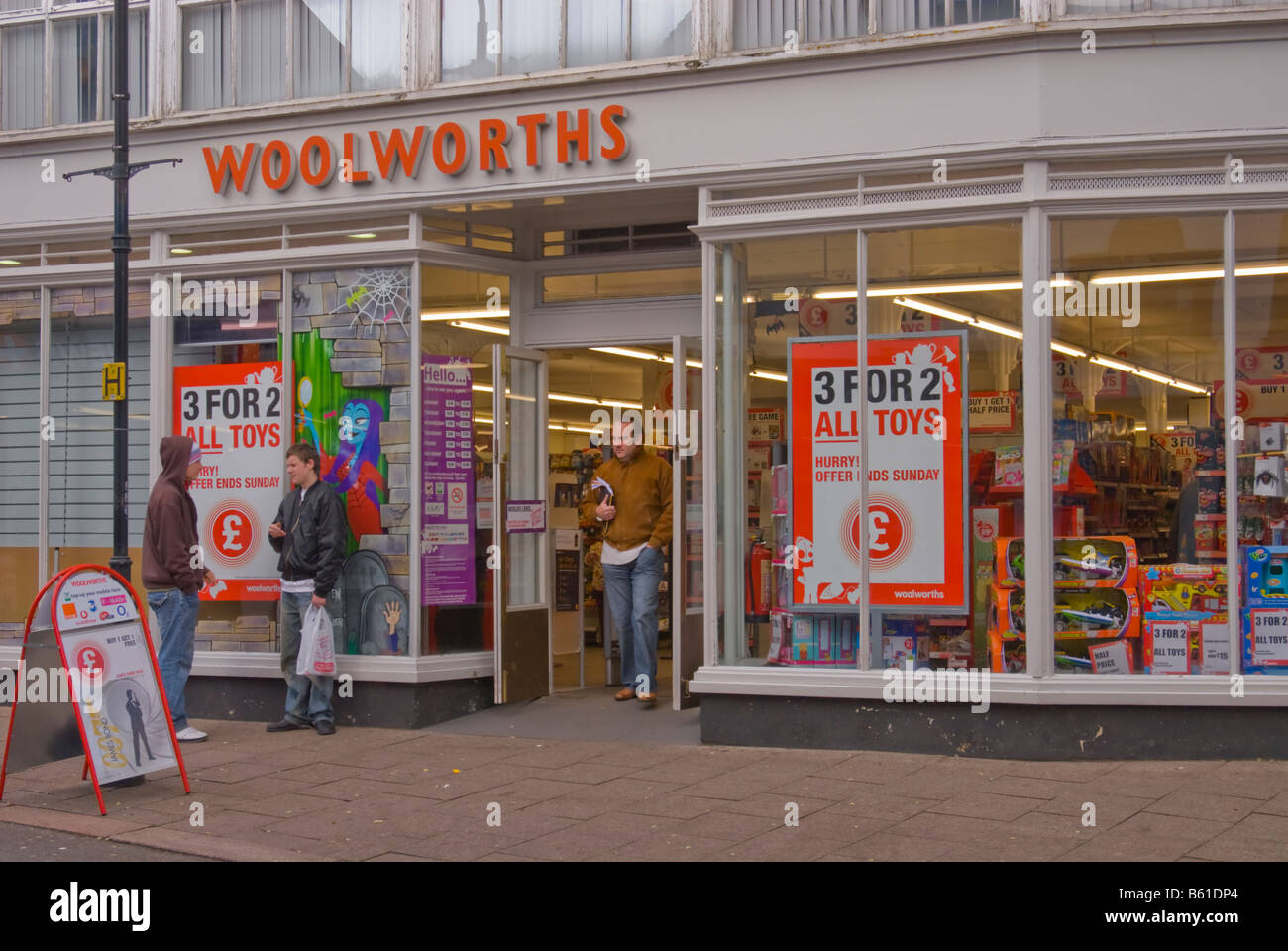 Woolworth shop hi-res stock photography and images - Alamy