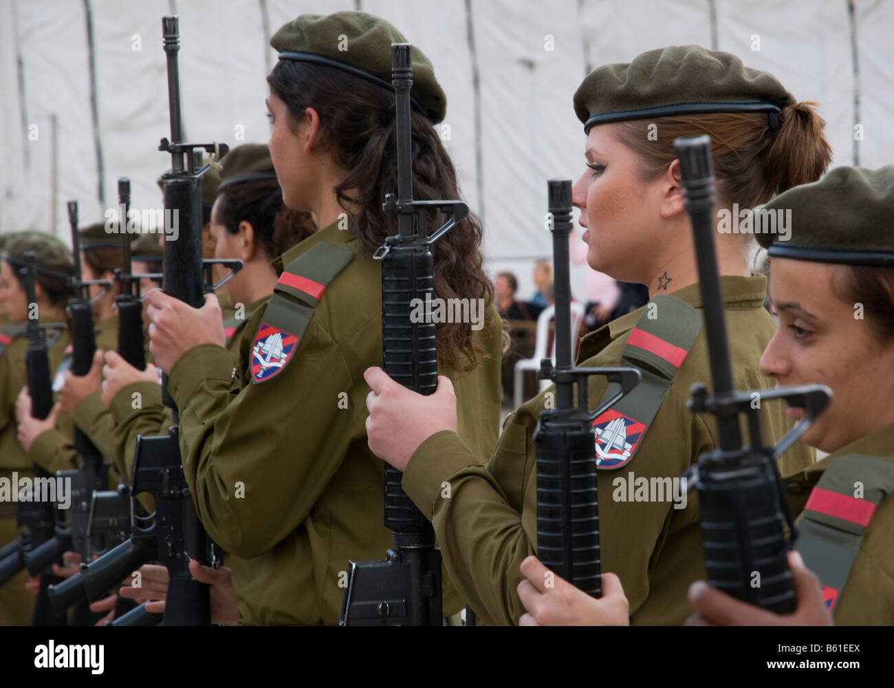 Army standing to attention hi-res stock photography and images - Alamy