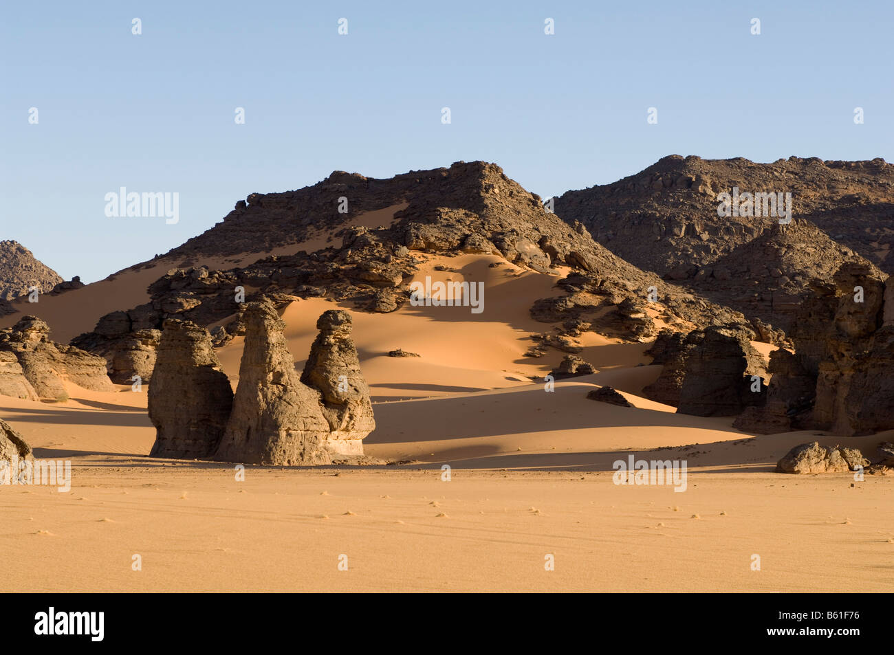 Akakus Sahara desert Fezzan Libya Stock Photo - Alamy