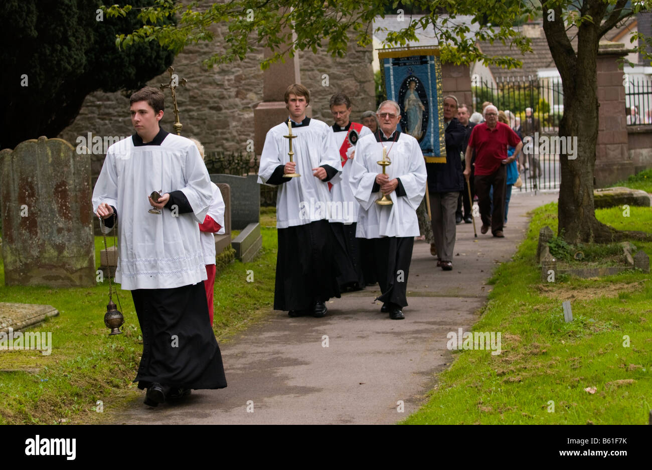 Pilgrimage from Francis Xavier Church to the grave of Saint David Lewis ...