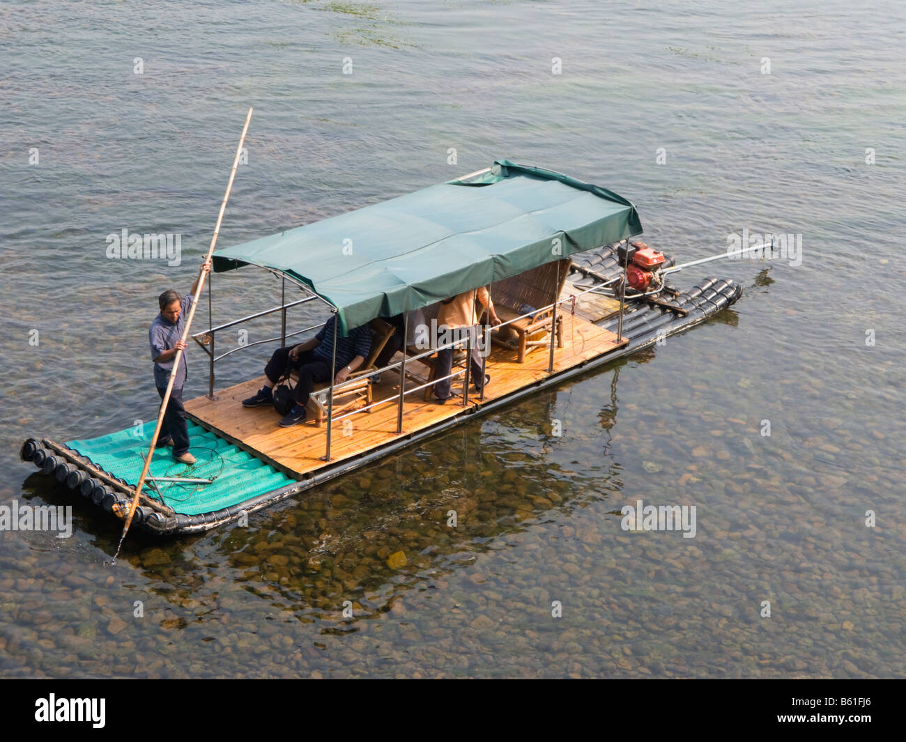 Bamboo raft on li river hi-res stock photography and images - Alamy