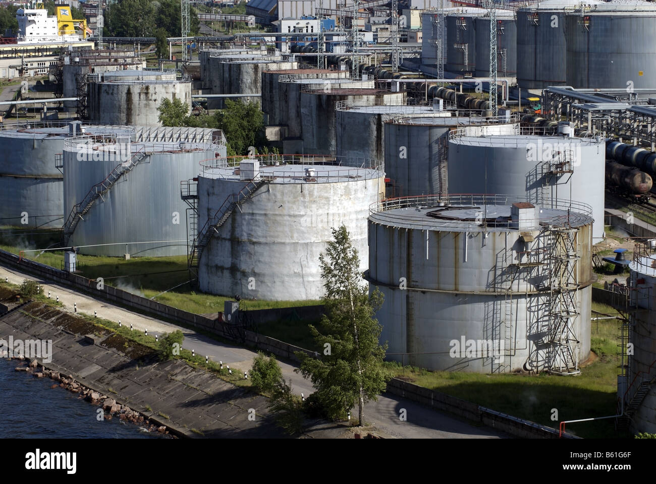 Silo's at the Russian port of Saint Petersburg Stock Photo - Alamy