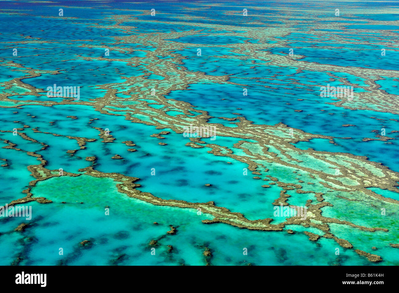 Reefs atolls great barrier reef hi-res stock photography and images - Alamy