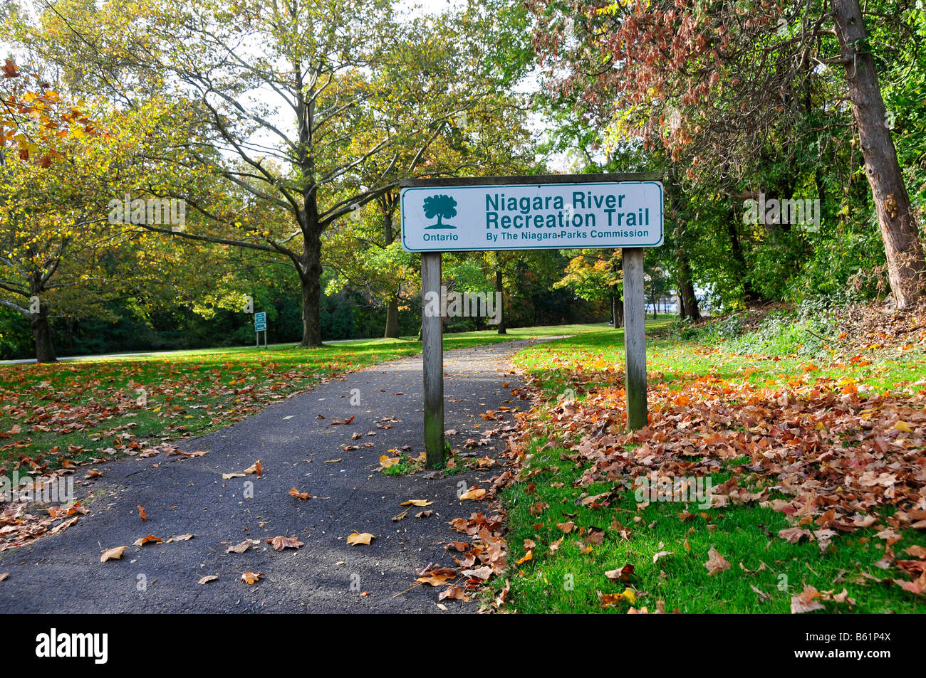 Niagara river recreation trail hi-res stock photography and images - Alamy