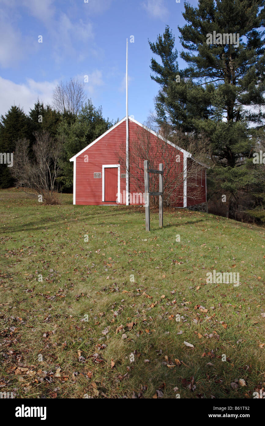 Little red schoolhouse hi-res stock photography and images - Alamy