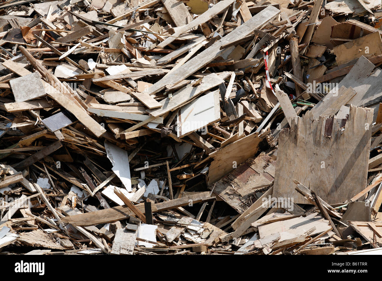 Waste timber hi-res stock photography and images - Alamy