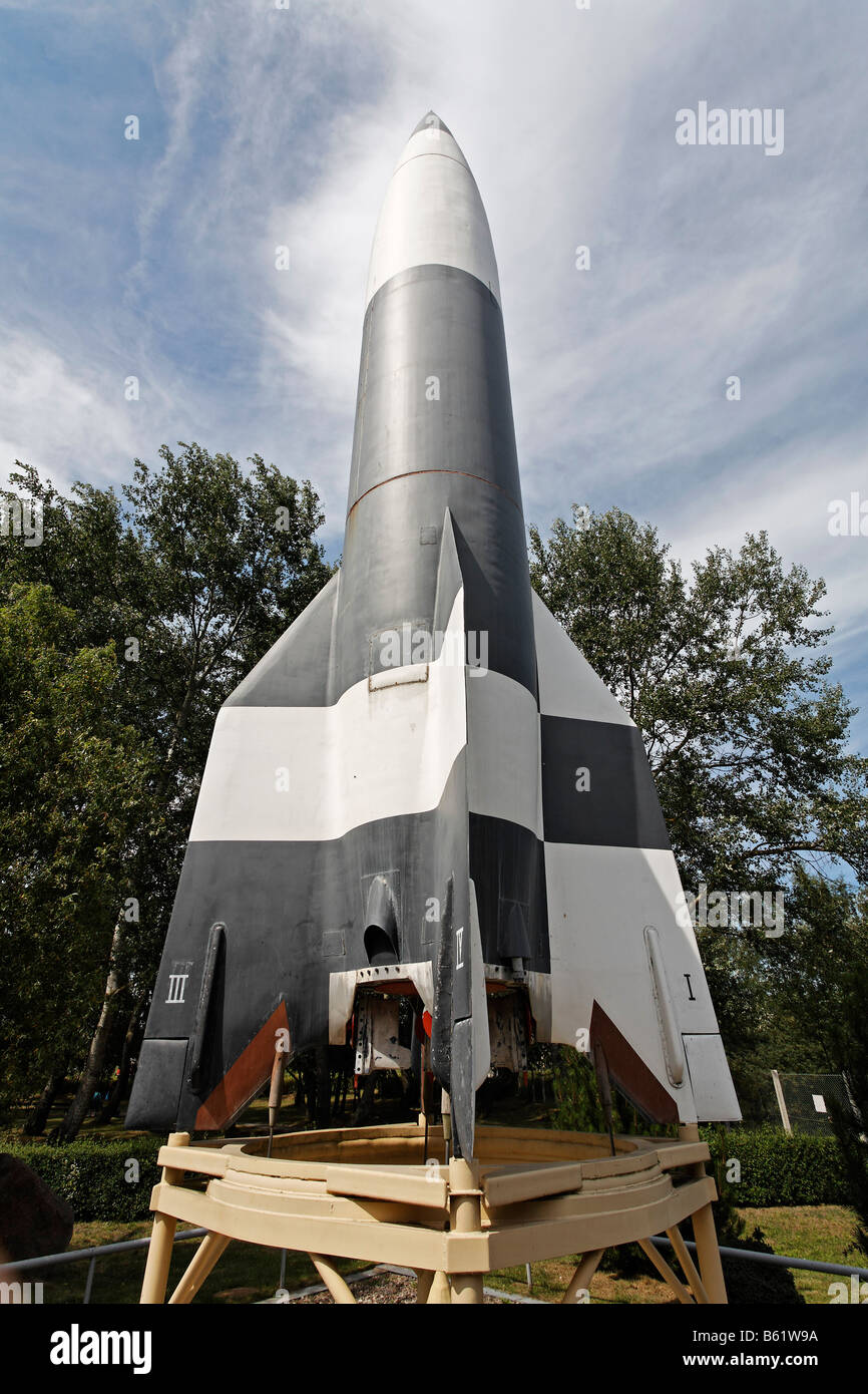 Rocket hi-res stock photography and images - Alamy