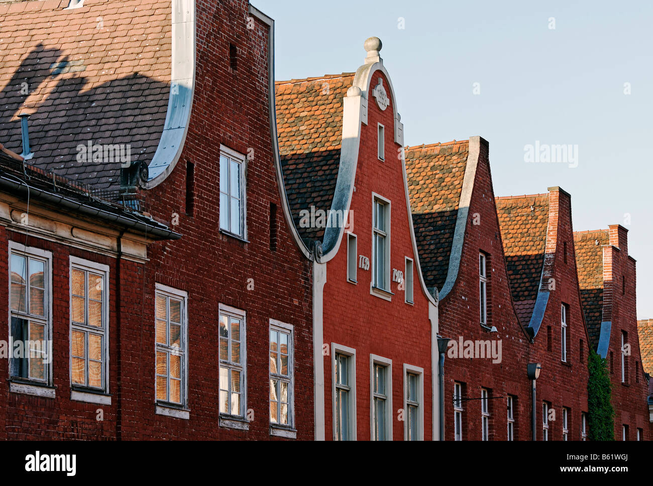 Dutch house red brick hi-res stock photography and images - Alamy