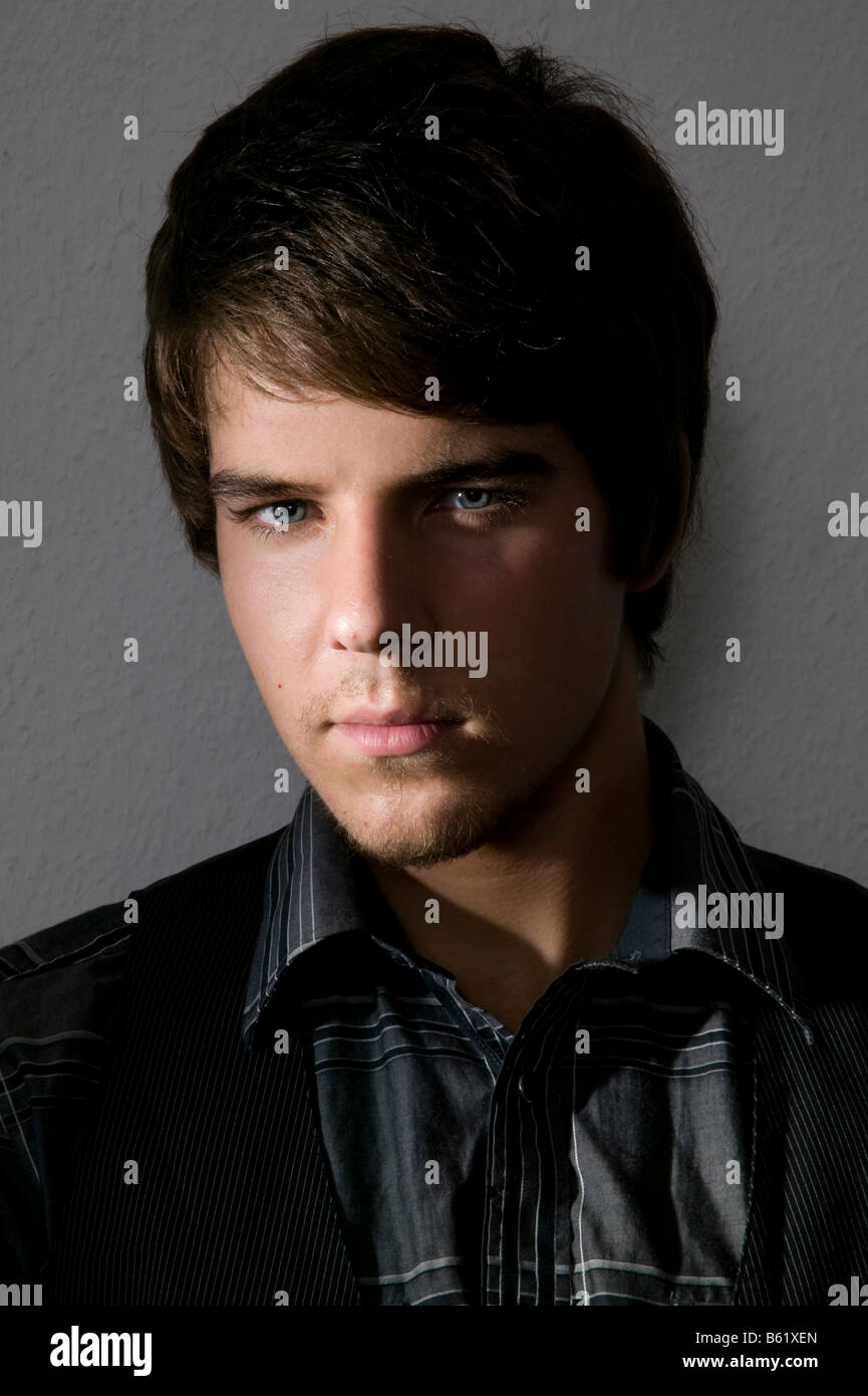 Portrait of a young man Stock Photo - Alamy