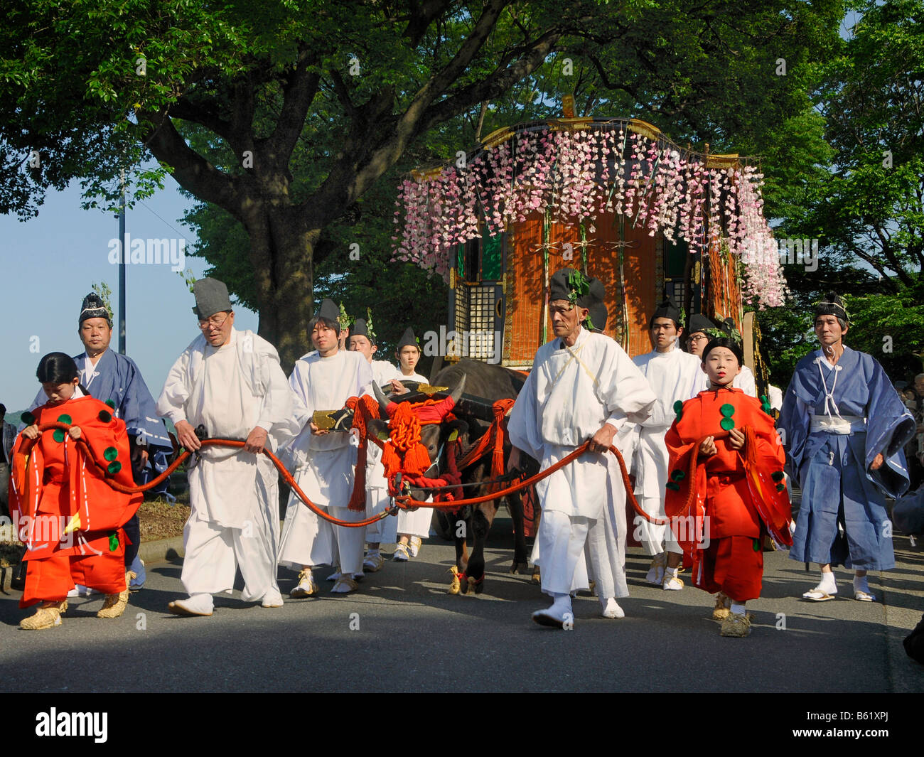 Royal processions hi-res stock photography and images - Alamy
