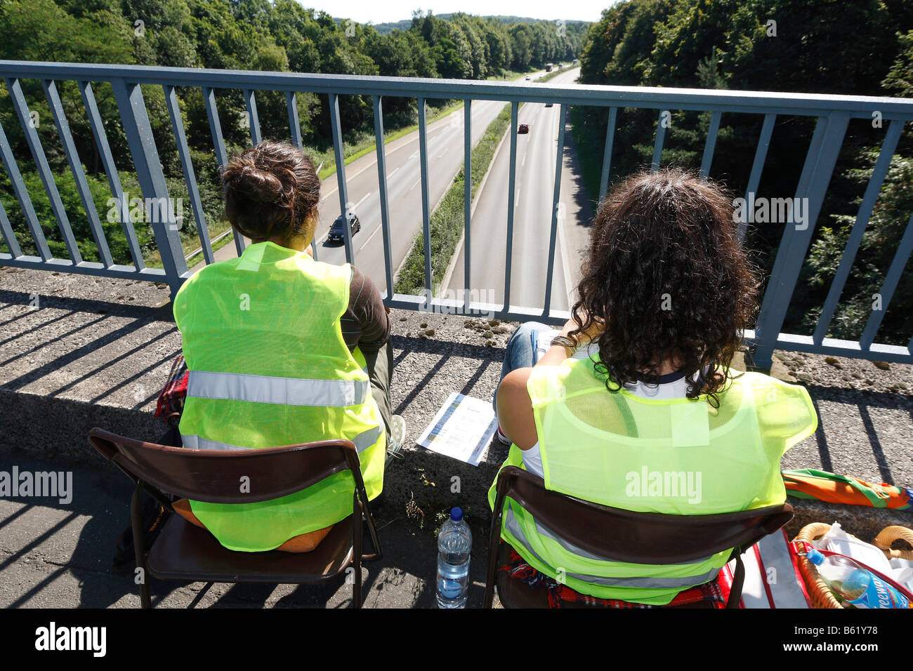 Traffic counters on a bridge, traffic counting and logging of foreign ...