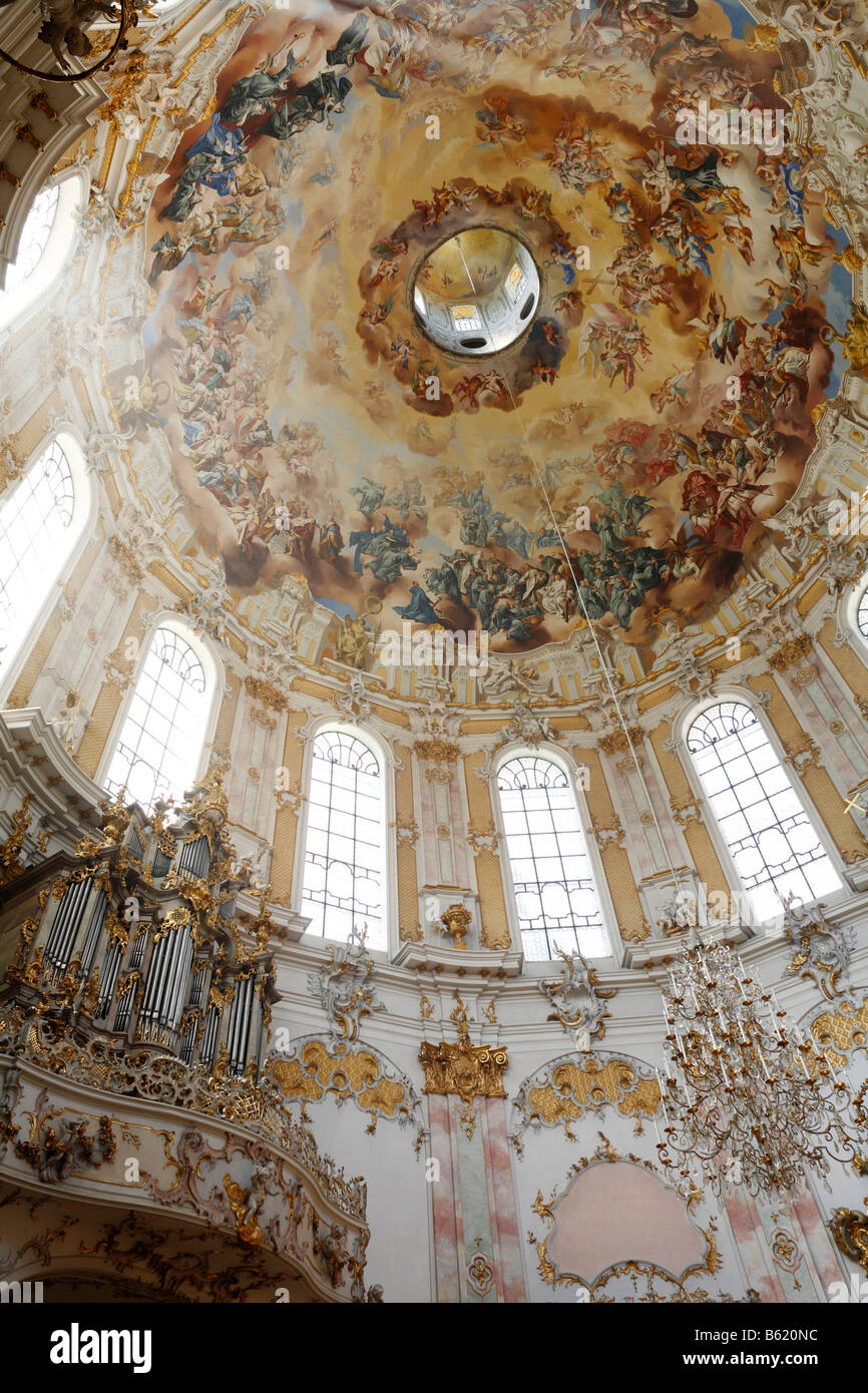 Churches church ceiling painting hi-res stock photography and images ...