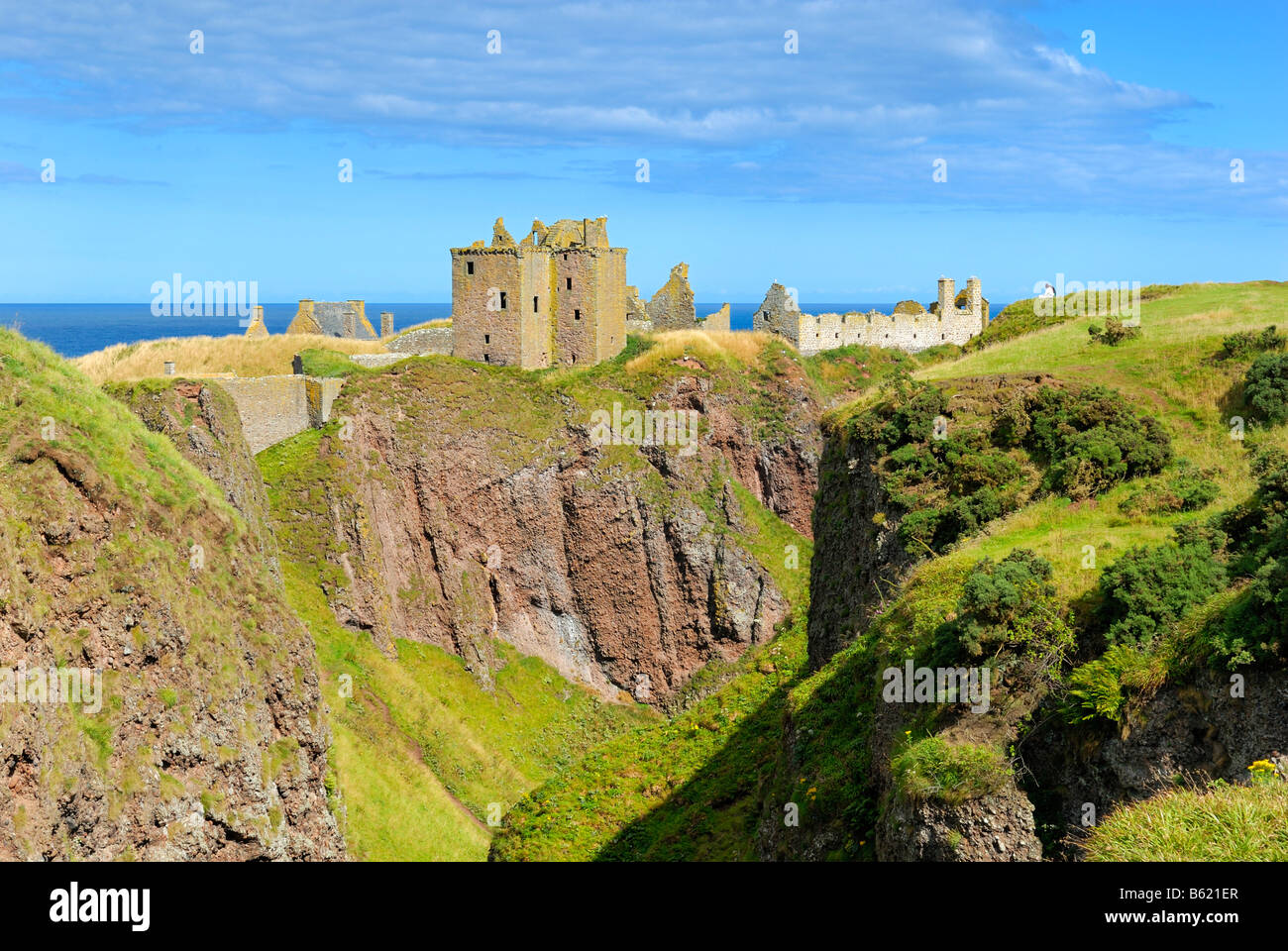 Dunnottar castle scotland hi-res stock photography and images - Alamy