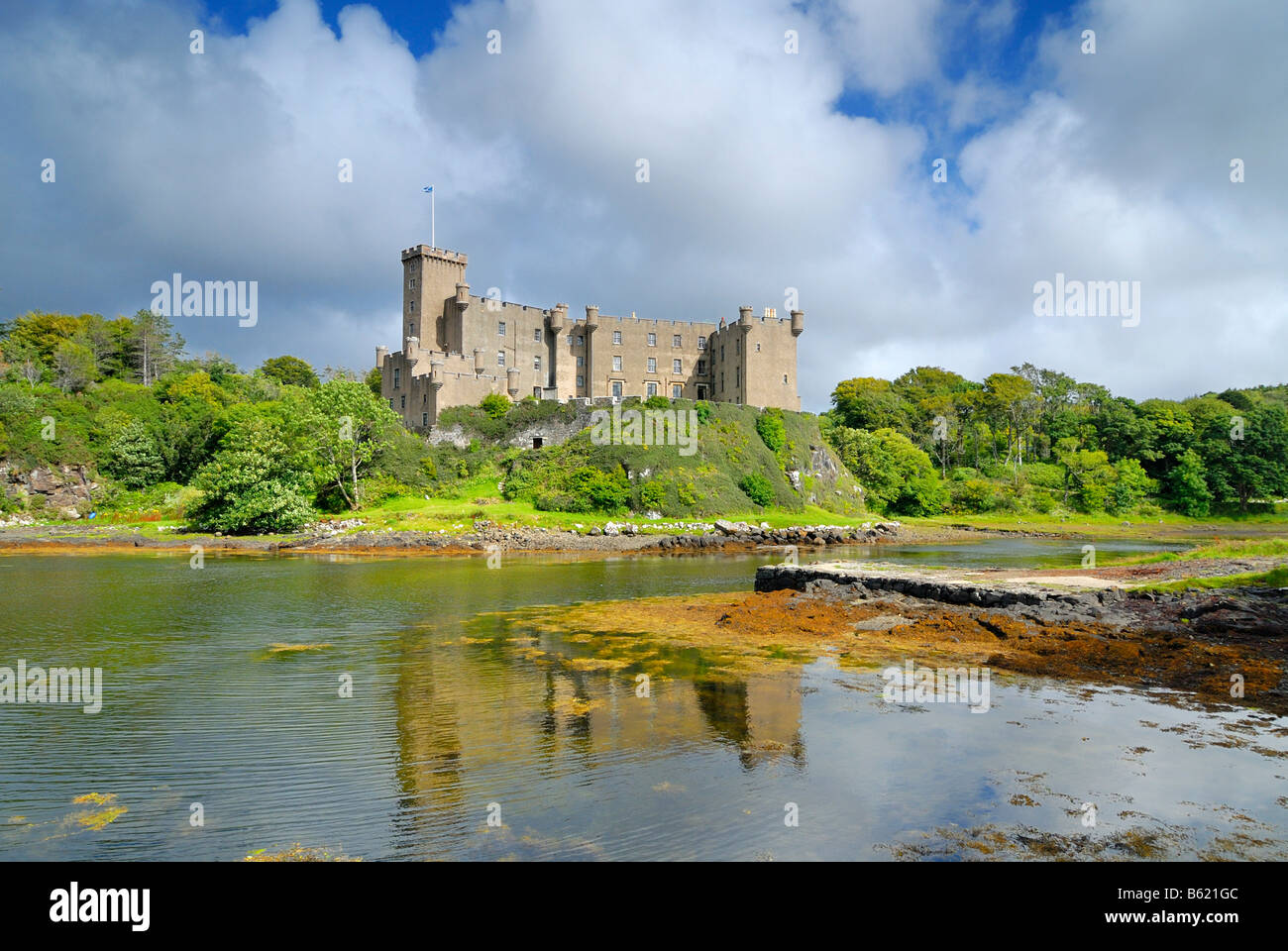 Dunvegan castle hi-res stock photography and images - Alamy