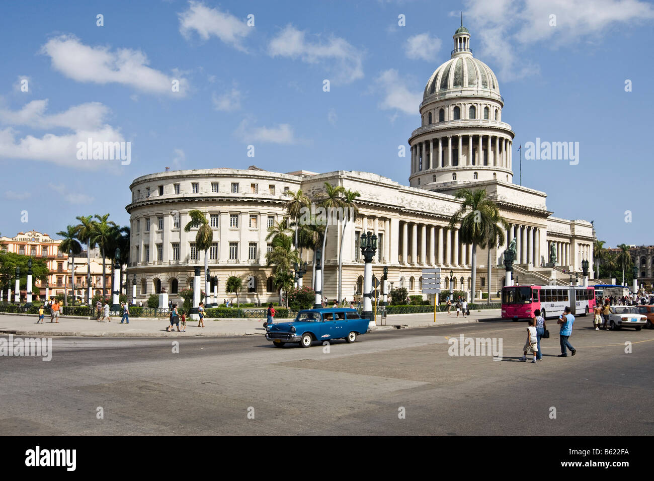 Havana national capitol building hi-res stock photography and images ...