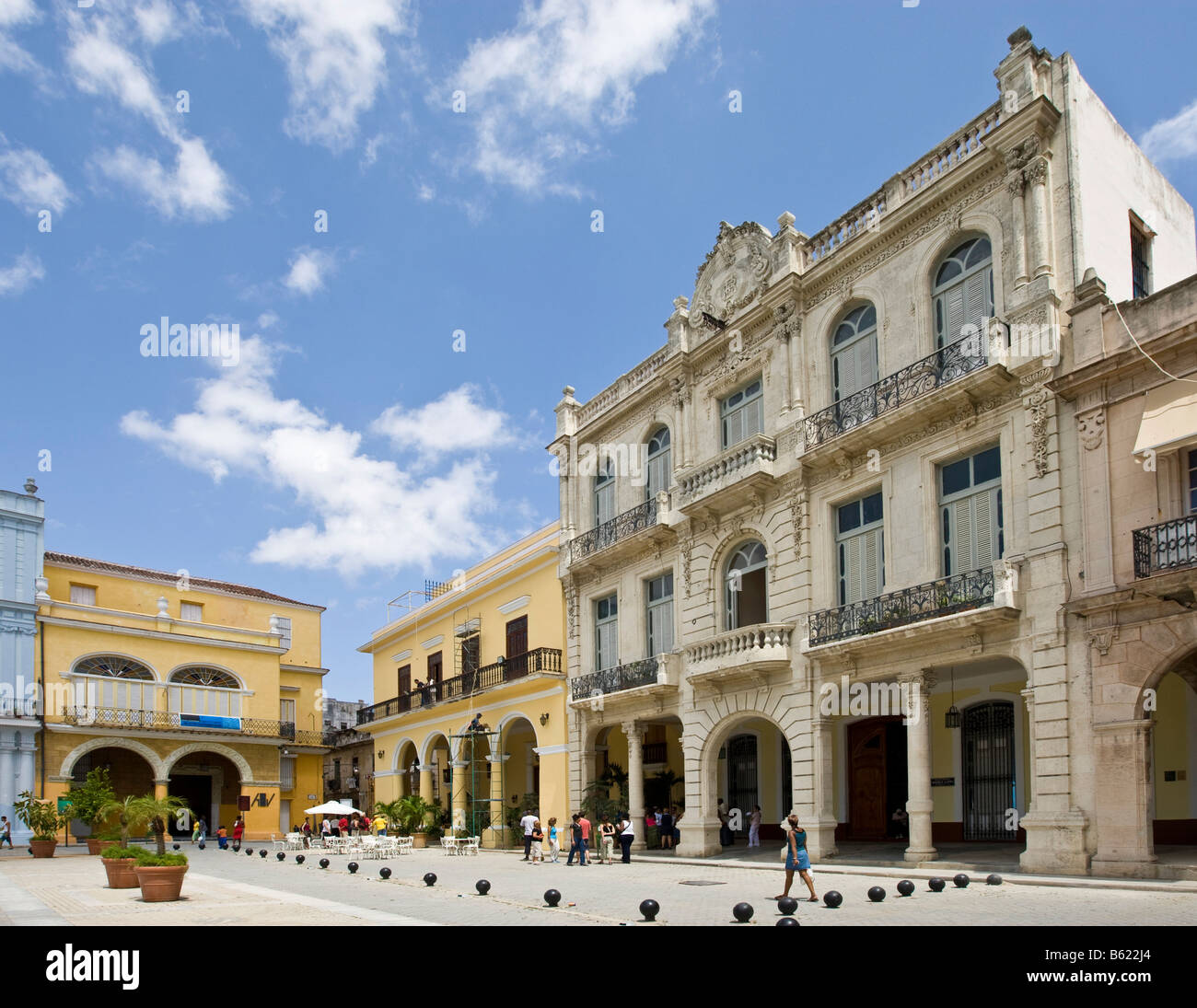 Havana historic square hi-res stock photography and images - Alamy