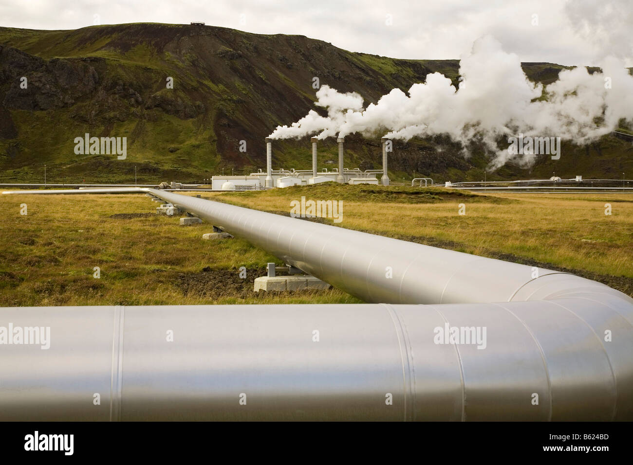 The geothermal Nesjavellir power station delivers energy via long ...