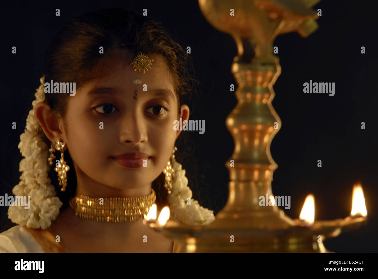 A MODEL FROM KERALA IN TRADITIONAL ATTIRE DURING ONAM Stock Photo - Alamy