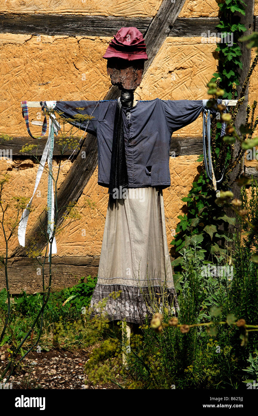 Scarecrow clothing hi-res stock photography and images - Alamy