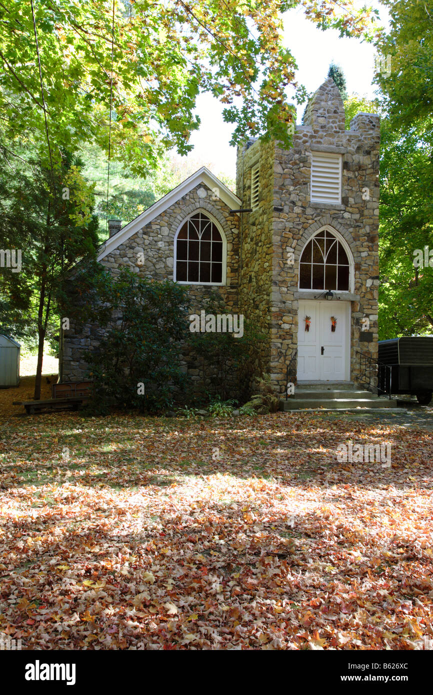 Roadside chapel part hi-res stock photography and images - Alamy