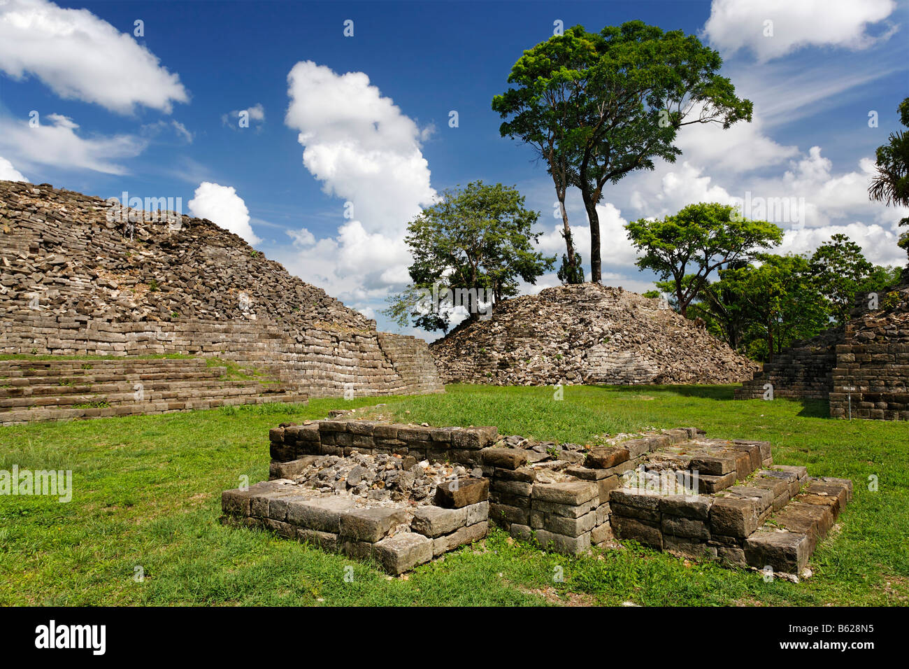 Lubaantun Mayan ruins, buildings without cement, Punta Gorda, Belize ...