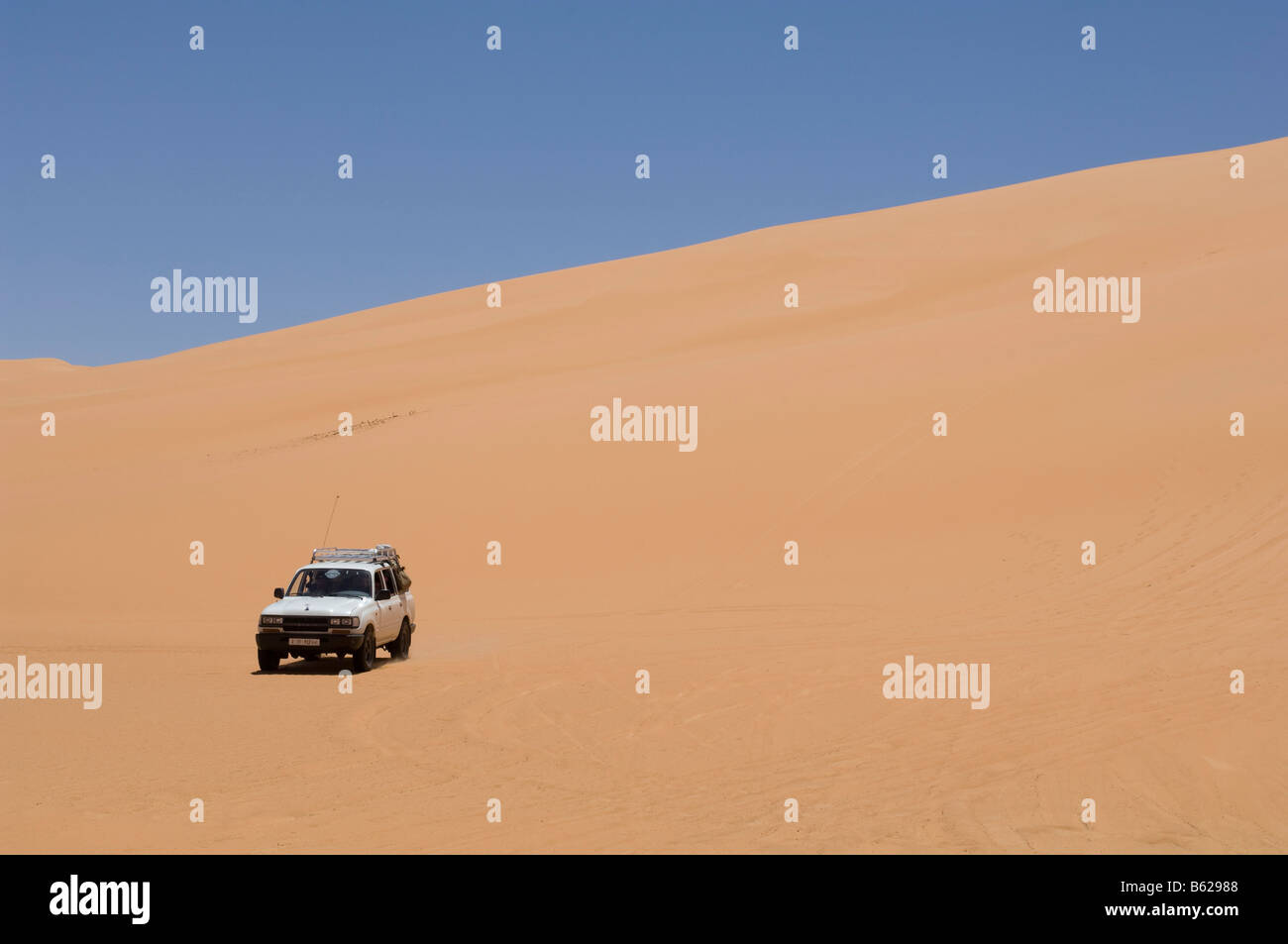 Erg Awbari Sahara desert Fezzan Libya Stock Photo - Alamy