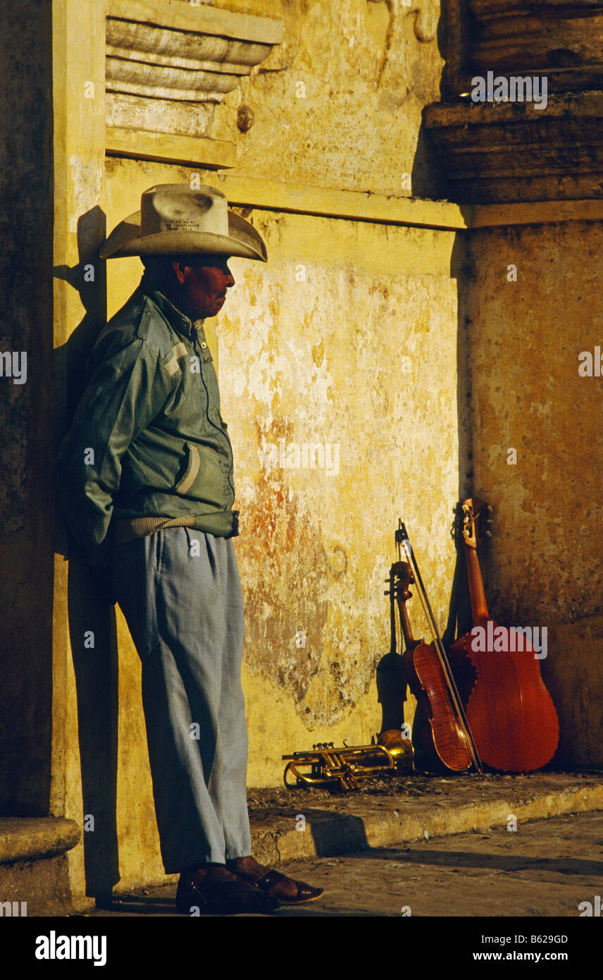Mexican instruments hi-res stock photography and images - Alamy
