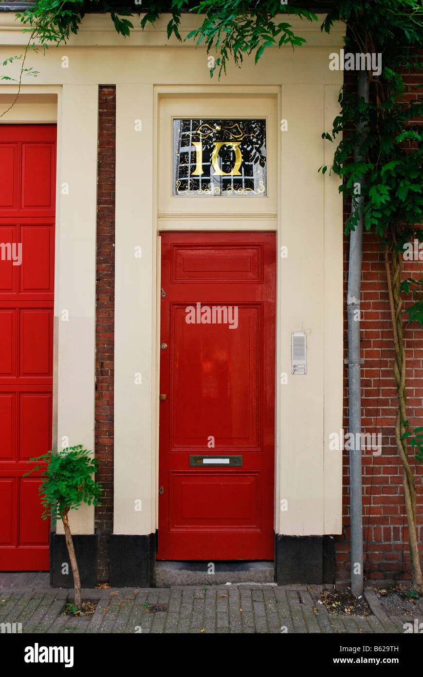 Amsterdam architecture door hi-res stock photography and images - Alamy