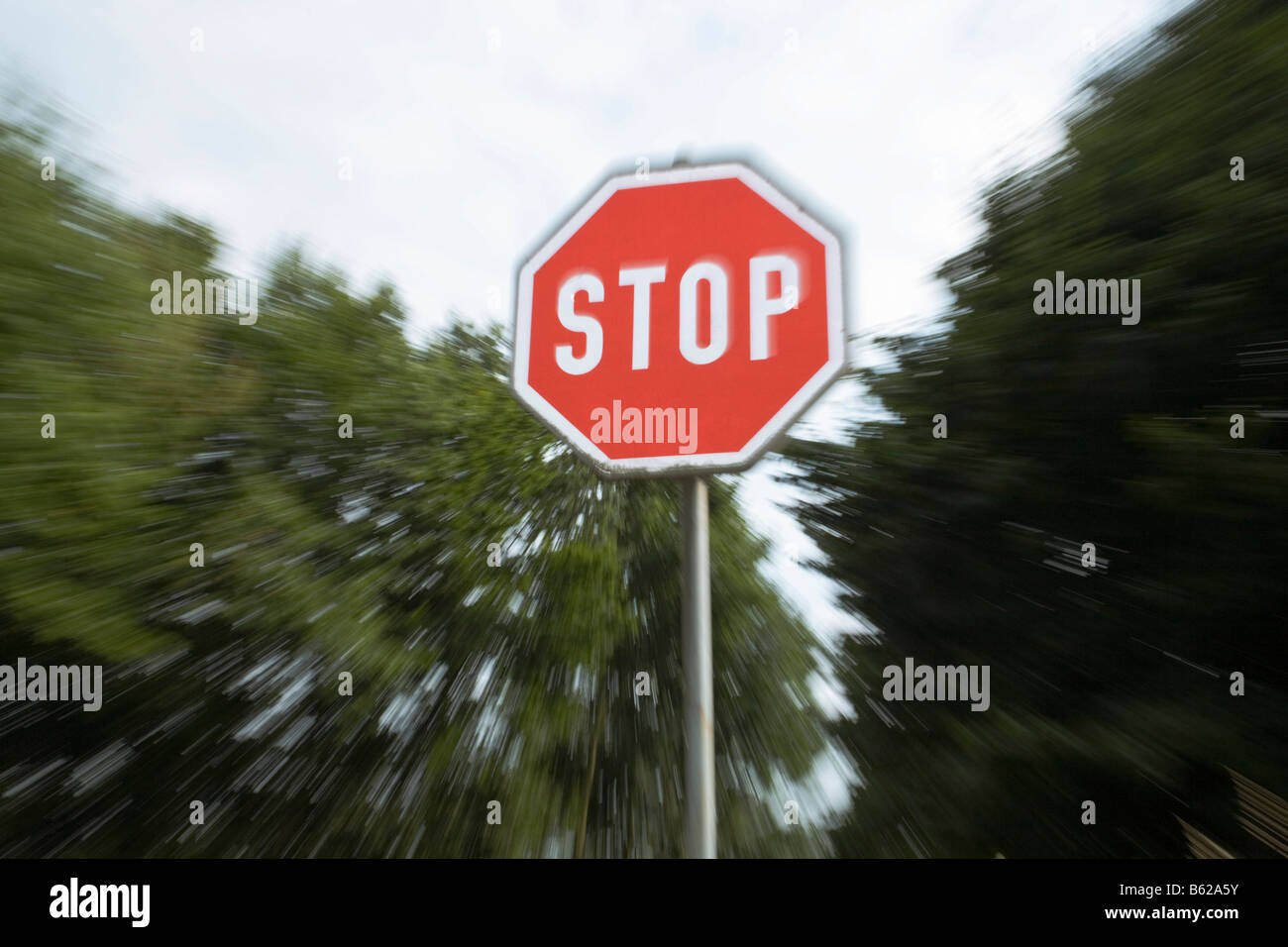 Stopp schild hi-res stock photography and images - Alamy
