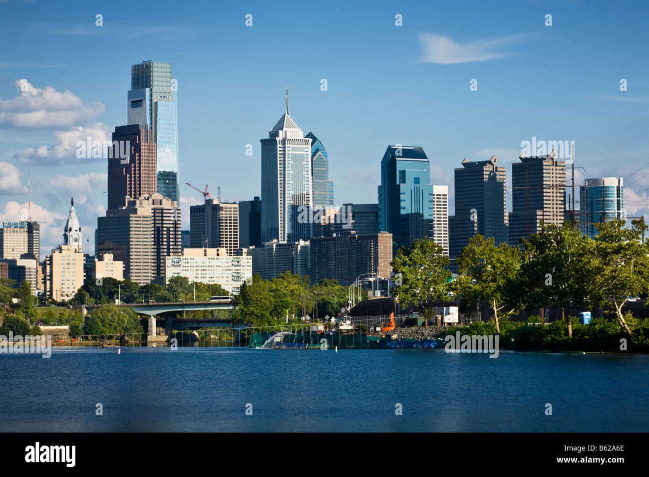 Philadelphia skyline hi-res stock photography and images - Alamy