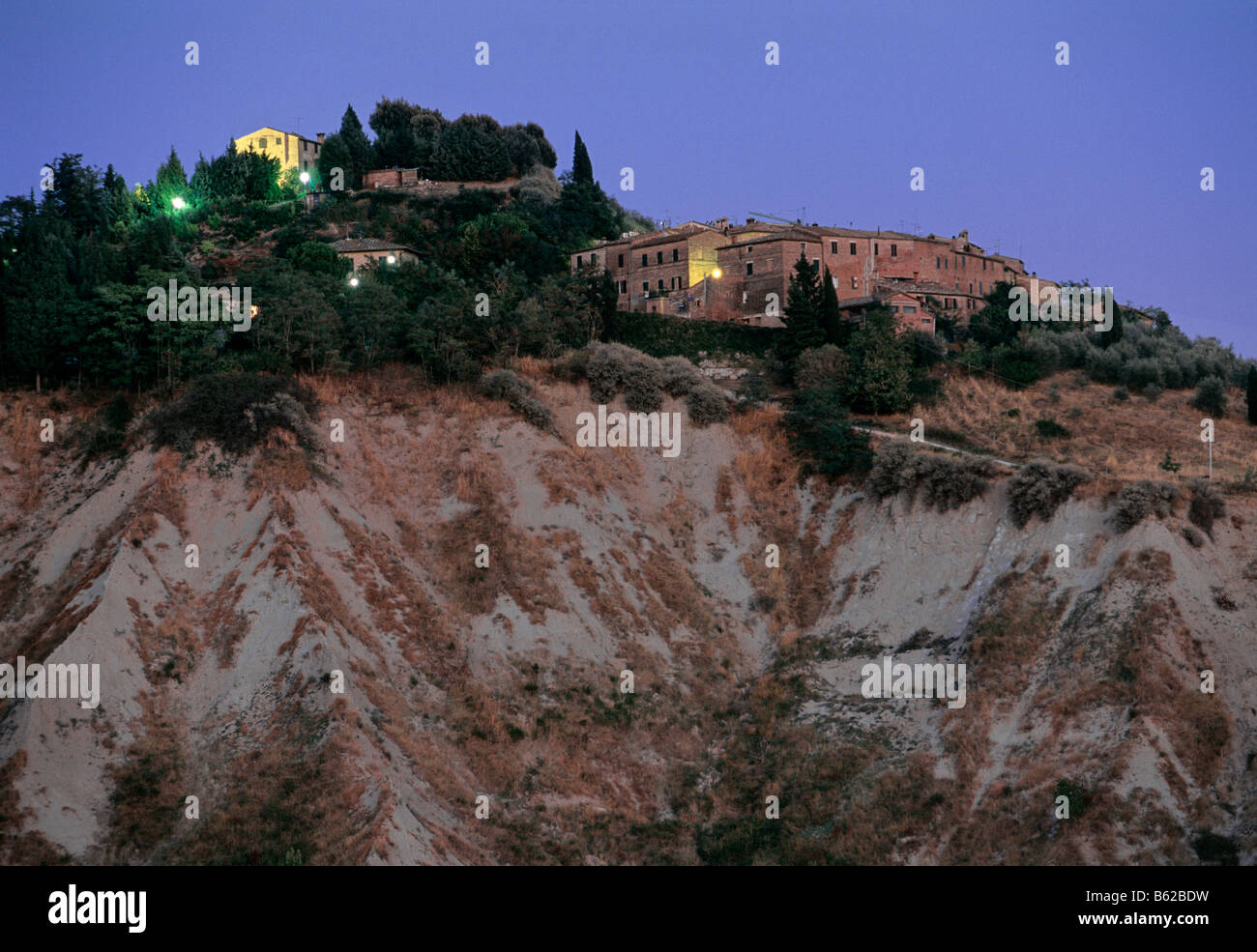 Chiusure at dusk, Asciano, Crete, Siena Province, Tuscany, Italy ...