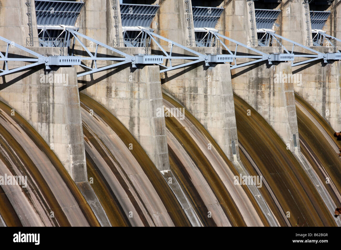 Overflow structure hi-res stock photography and images - Alamy