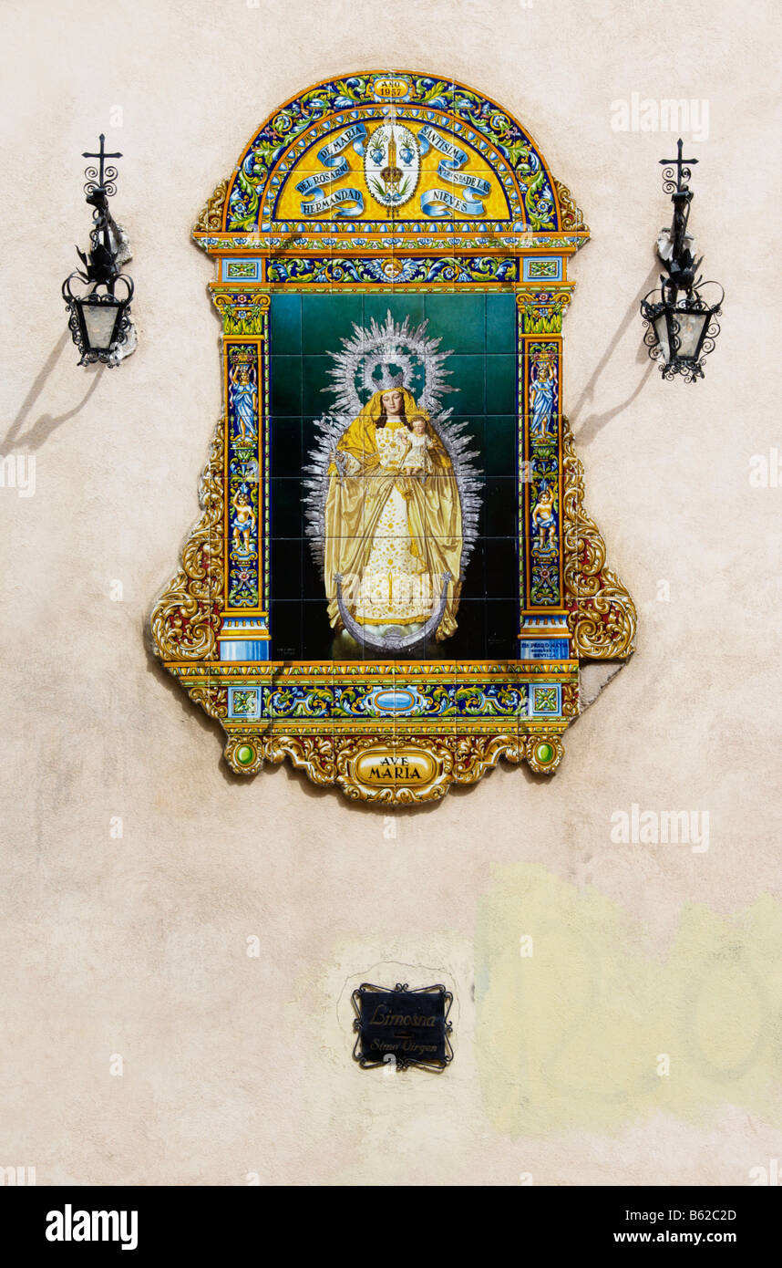 Virgin mary tile ceramic hi-res stock photography and images - Alamy