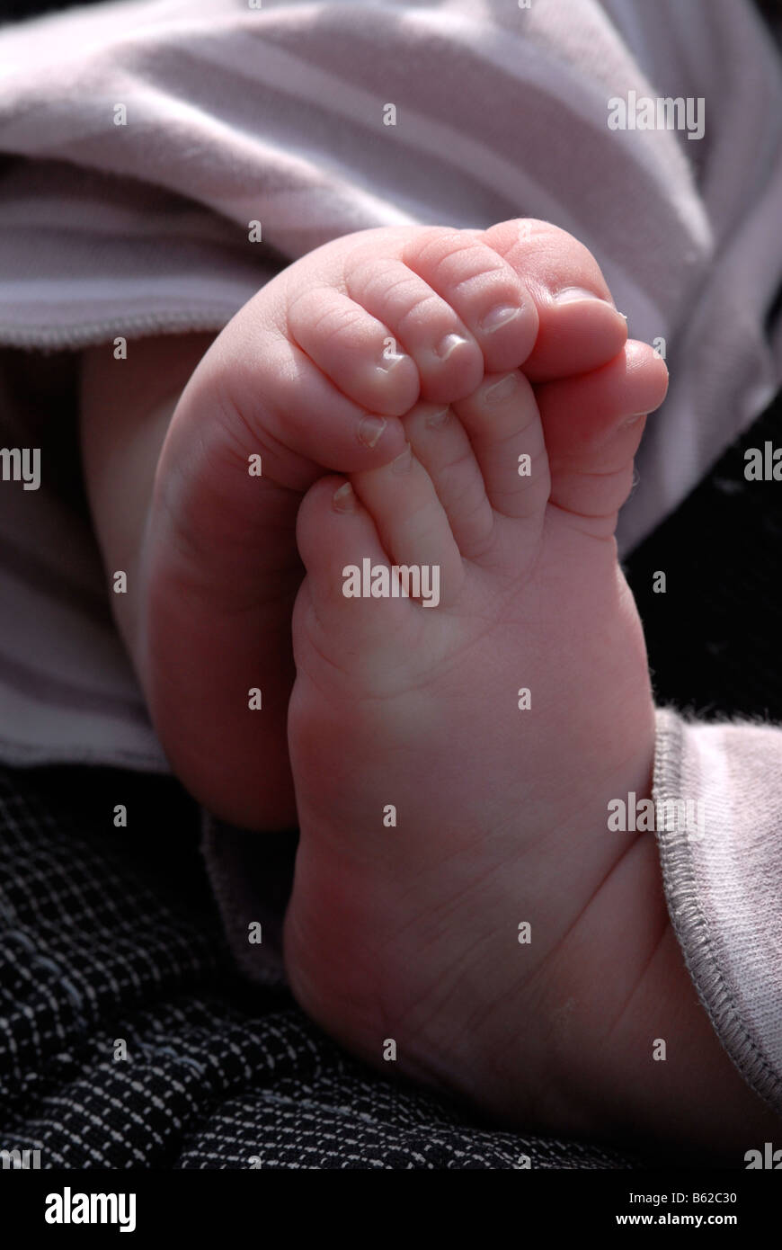 Feet with six toes hi-res stock photography and images - Alamy